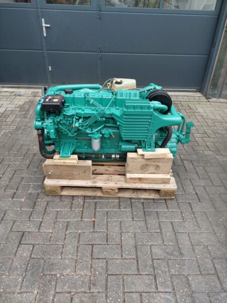 Volvo Penta TAMD41 200hp Marine engine with reverse gear, complete