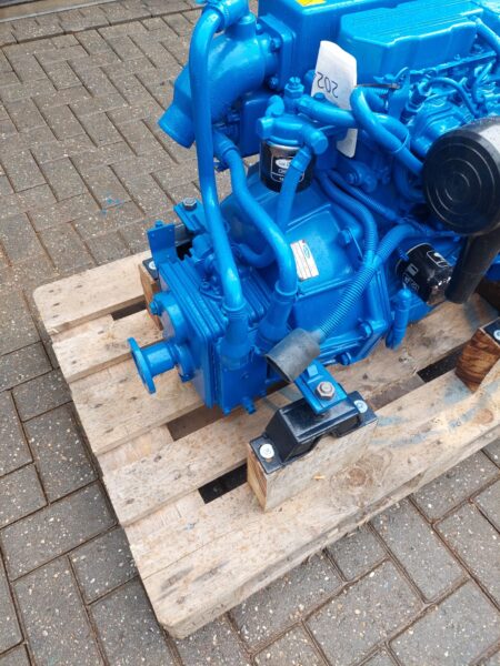 Sole mini 44 42hp Marine engine with reverse gear and heat exchanger