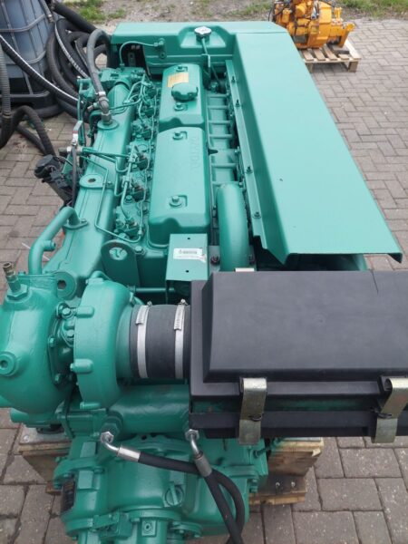 Volvo Penta TAMD71A 350hp marine engine