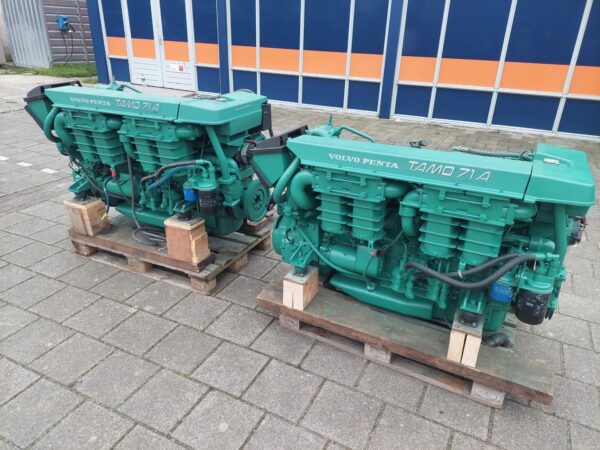 Volvo Penta (2x) TAMD71A 350 HP Marine Engine