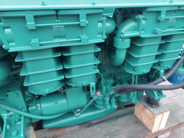 Volvo Penta (2x) TAMD71A 350 HP Marine Engine