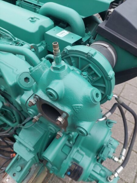 Volvo Penta (2x) TAMD71A 350 HP Marine Engine