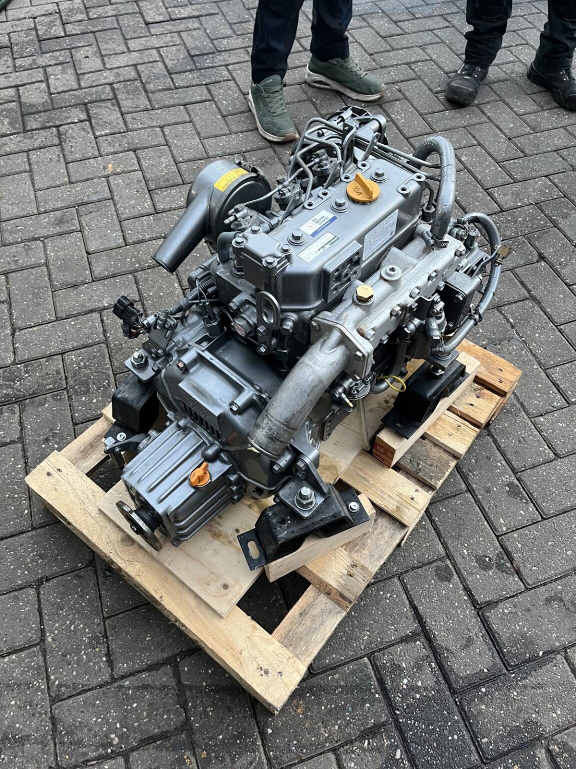 Yanmar 3GM30 27 HP marine engine with gearbox and dashboard, very nice ...