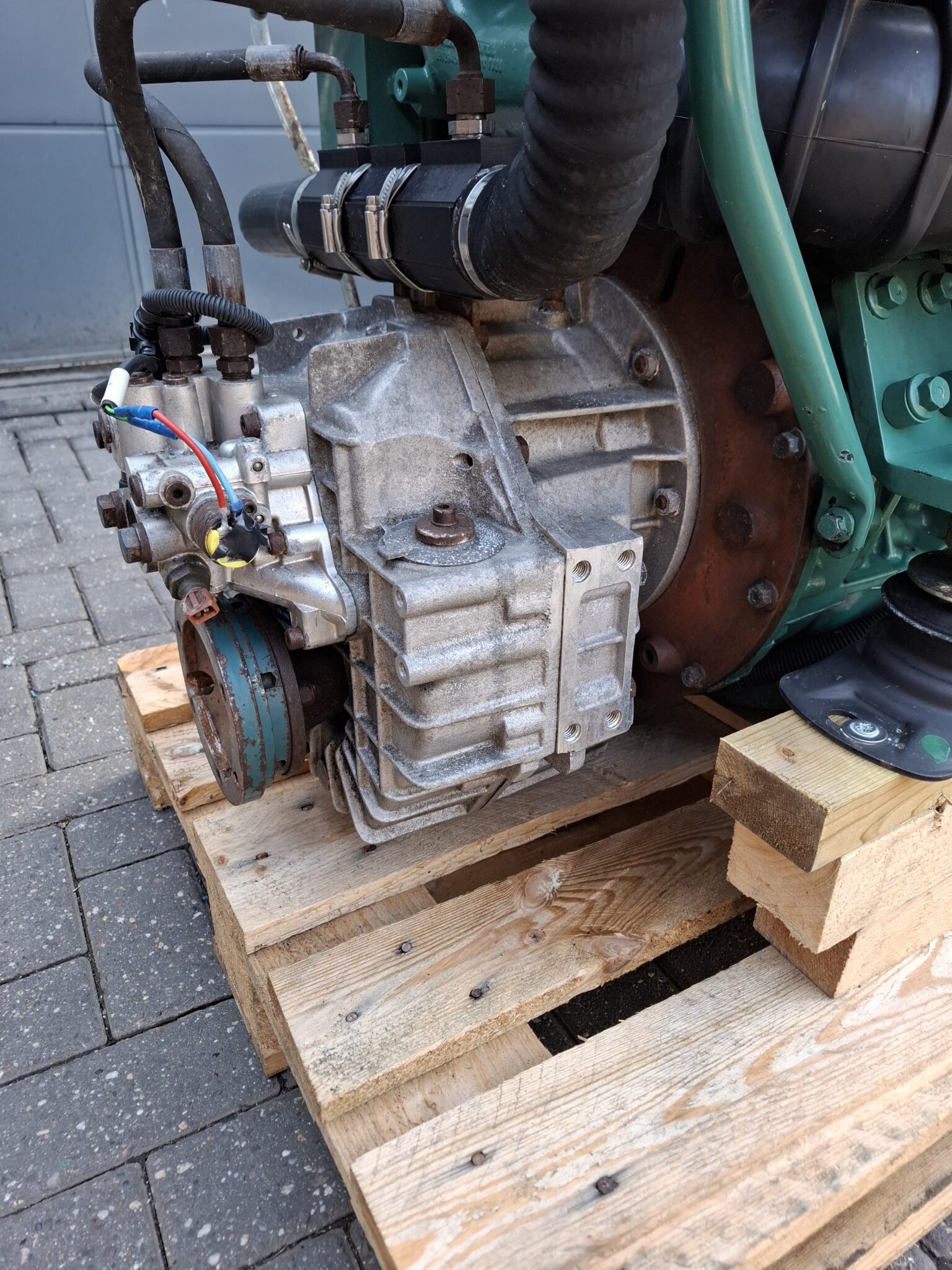 Volvo Penta D4-225 marine engine with gearbox