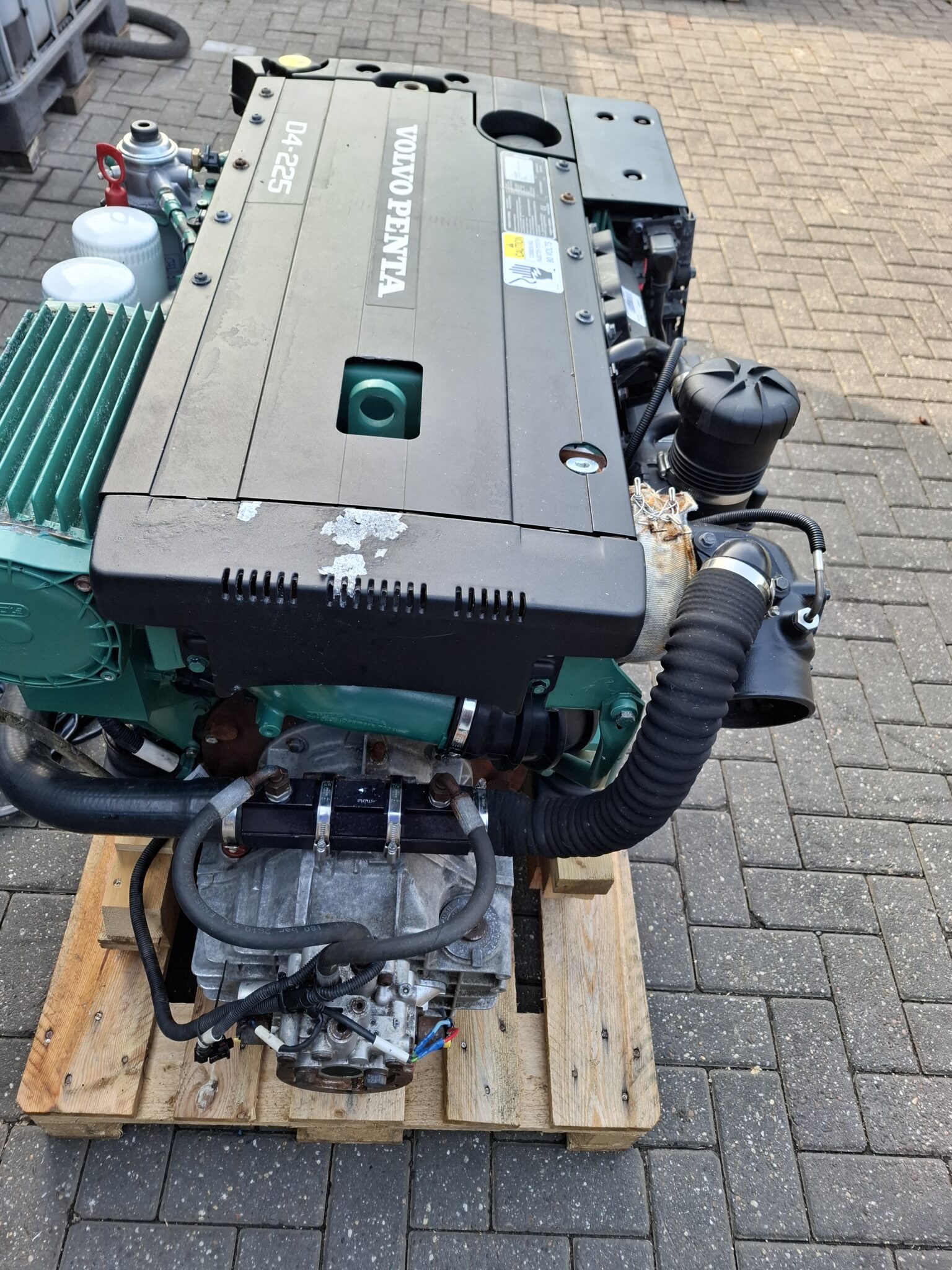Volvo Penta D4-225 marine engine with gearbox