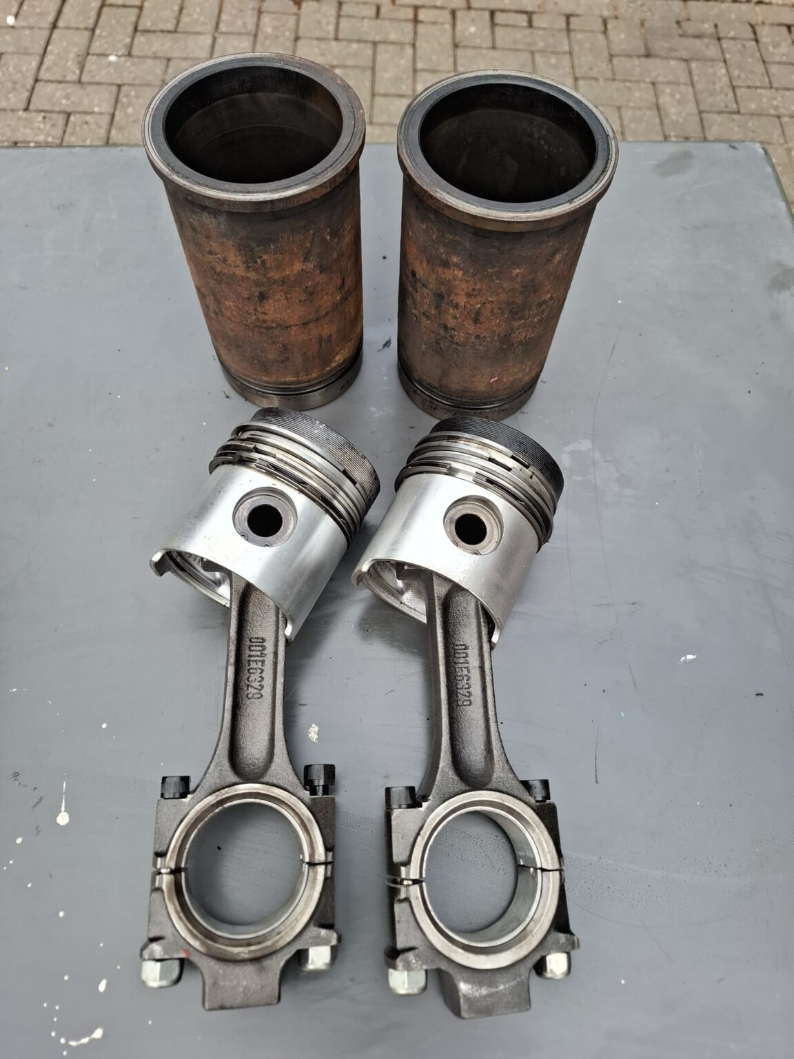 Bukh DV20 piston and liner set