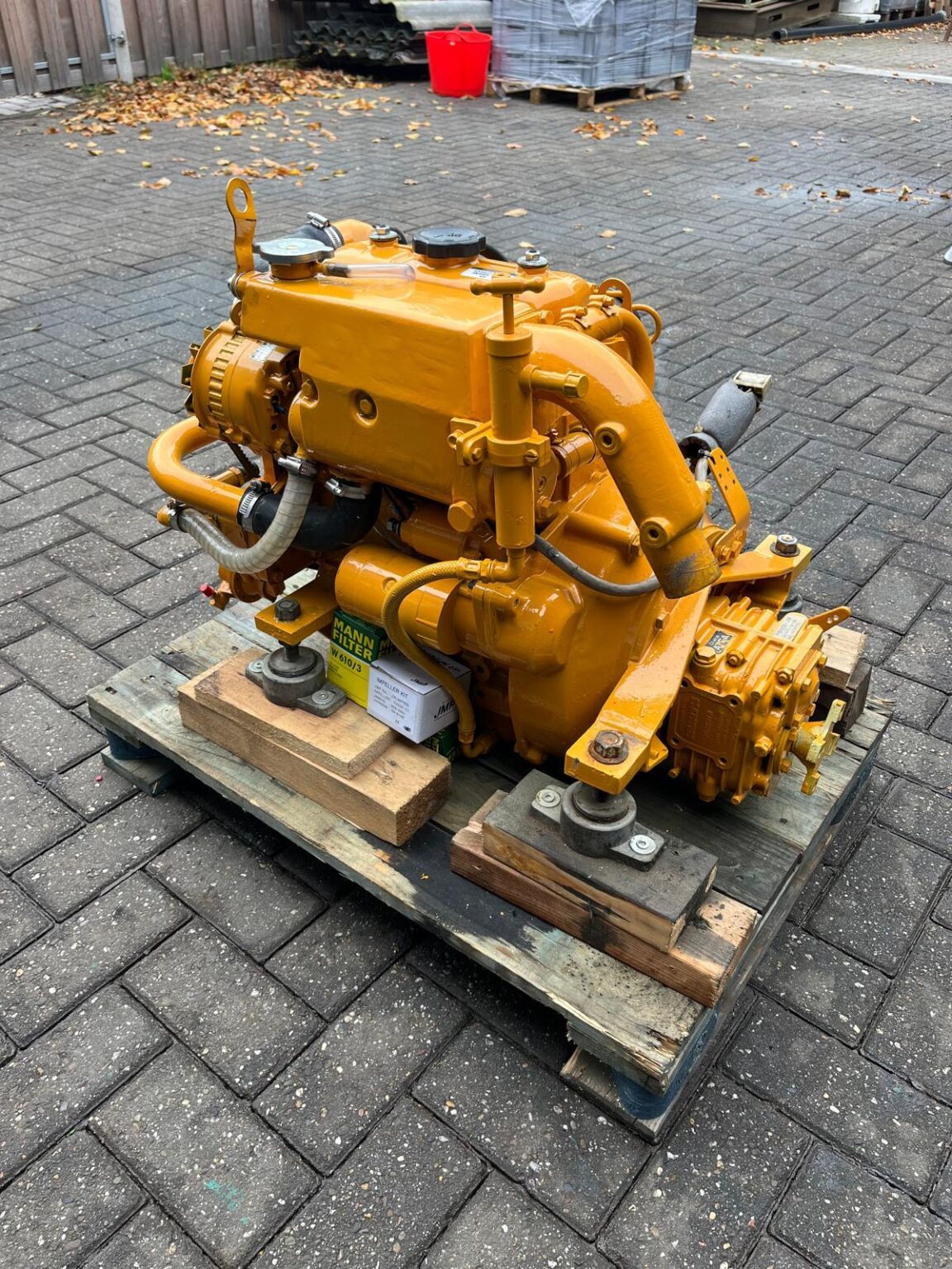 Vetus M3.10 20pk scheepsmotor met warmtewisselaar en keerkoppeling
