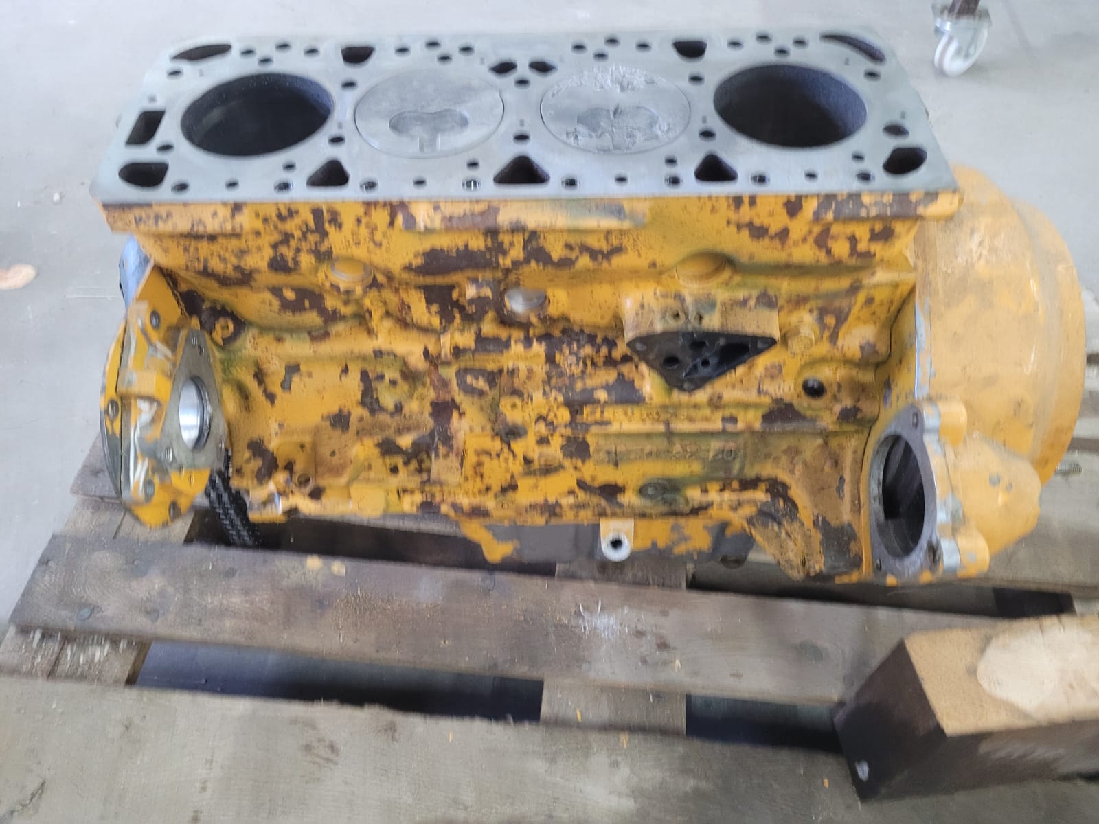 Vetus P4.25 Peugeot cylinder block rotating (piston damage)