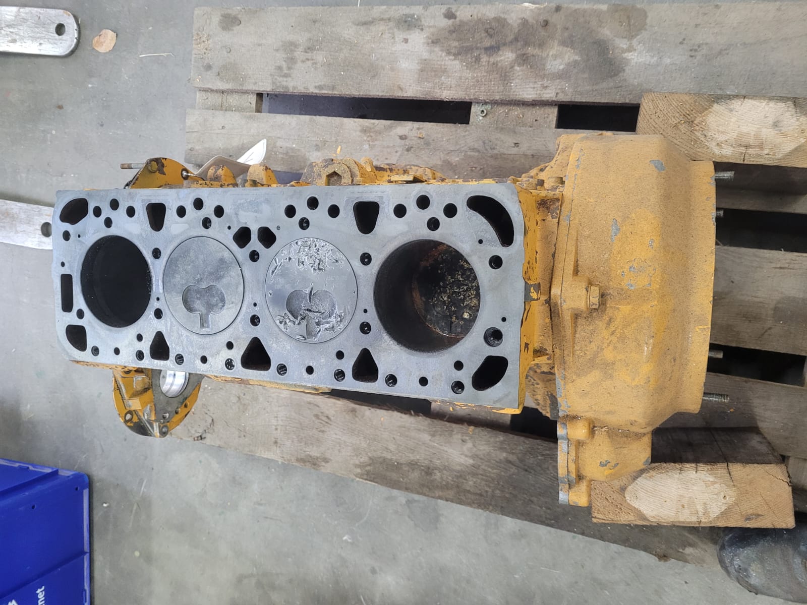 Vetus P4.25 Peugeot cylinder block rotating (piston damage)