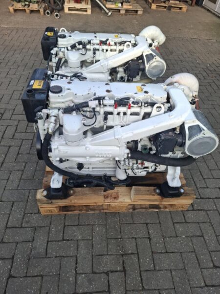 Iveco N60-ENT M37 (F4AE) 265HP Marine Engine