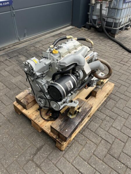 Vetus Deutz DT4.29 85 hp marine engine complete