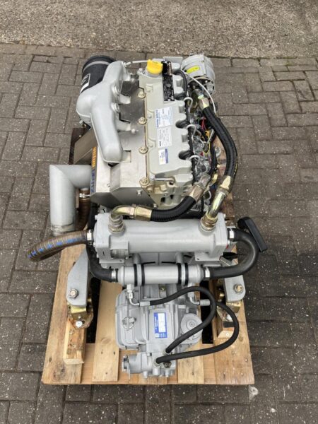 Vetus Deutz DT4.29 85 hp marine engine complete