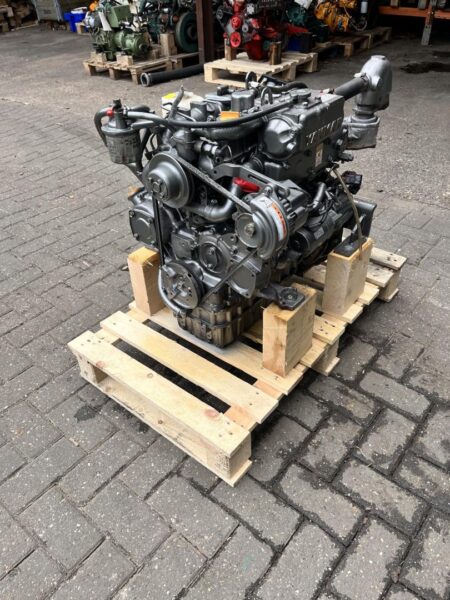 Yanmar 3JH25A 25HP marine engine complete with gearbox and dashboard