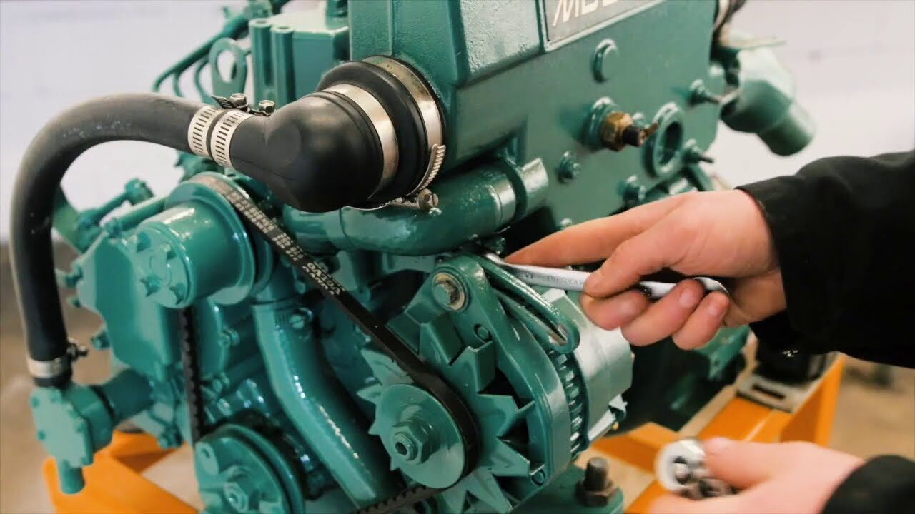Hoe moet ik een boot dynamo aansluiten?